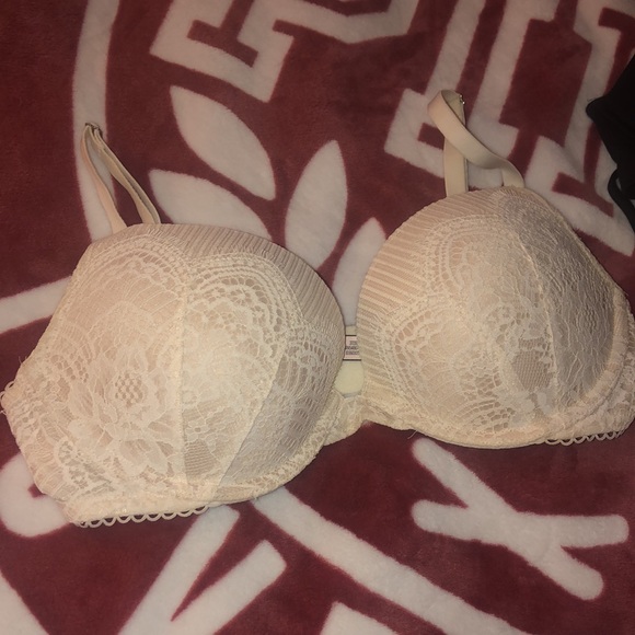 Victoria's Secret | Intimates & Sleepwear | 3 Victorias Secret 34d Bras ...